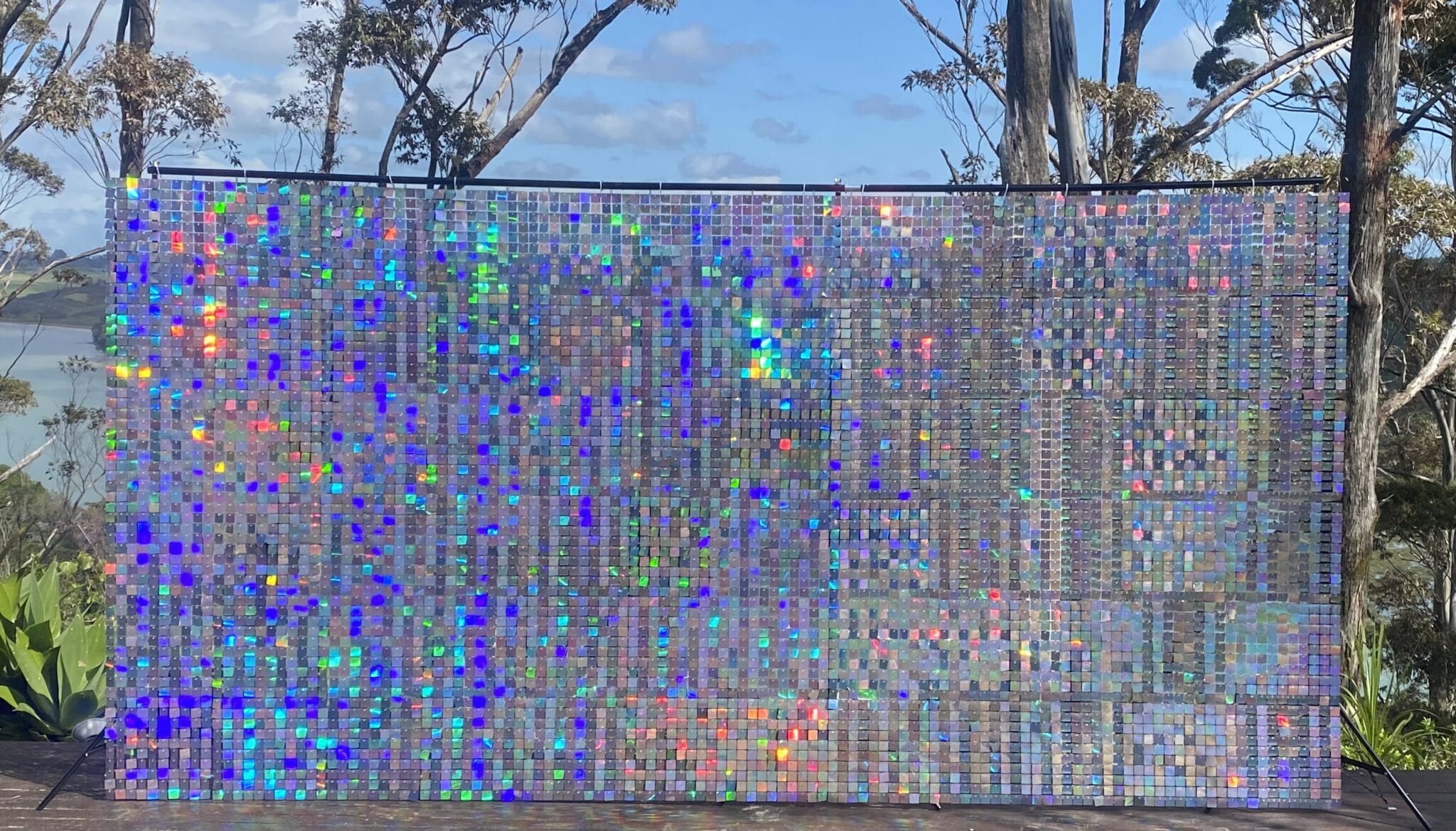 Shimmer Walls – PartyCrate