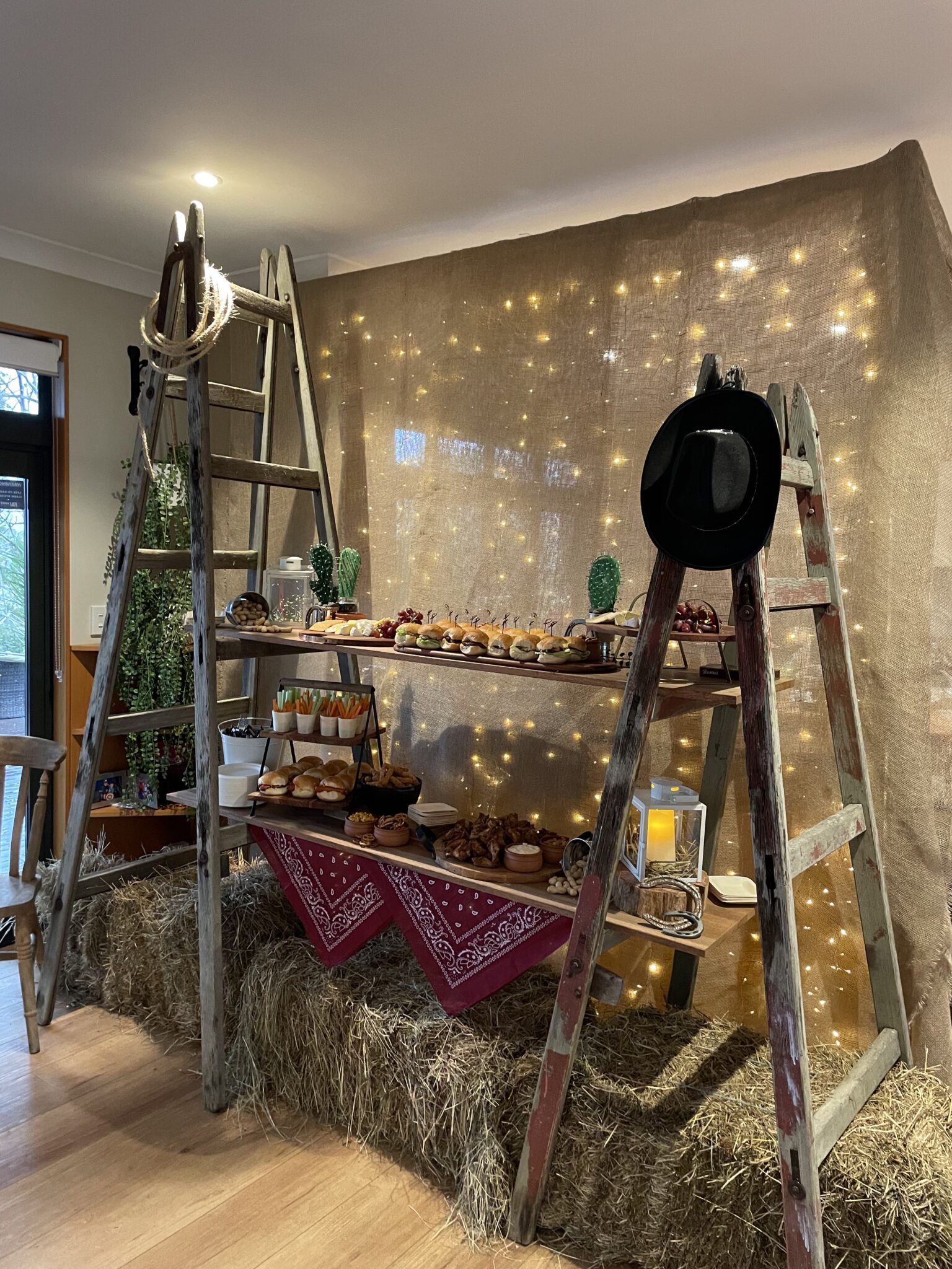 Barn Party / Country Western Theme Events – PartyCrate