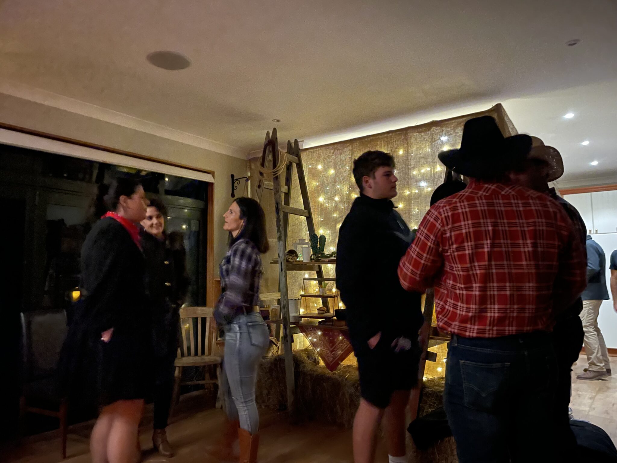 Barn Party / Country Western Theme Events – PartyCrate